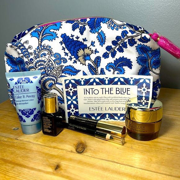 Estee Lauder | Skincare | Este Lauder Into The Blue Gift Set | Poshmark